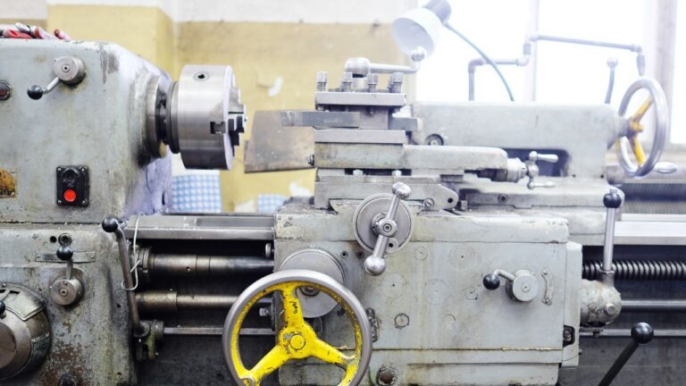 Lathe machine - Purpose, Parts, Working, Types specifications