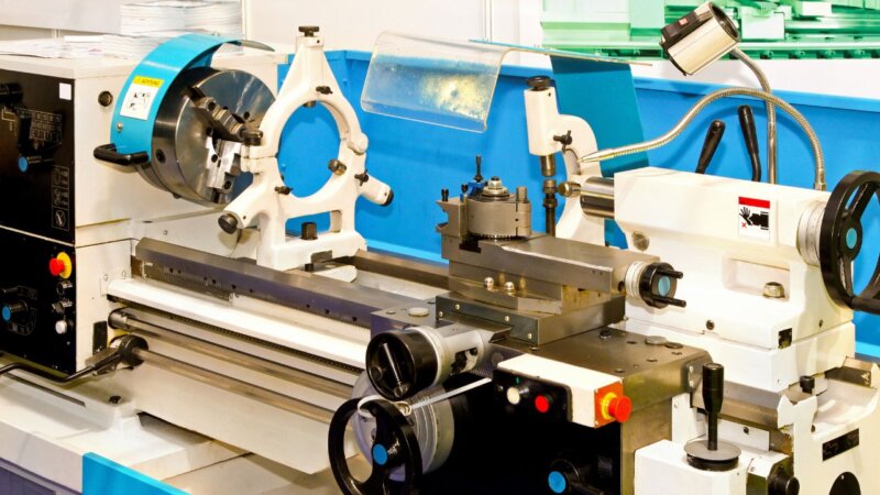 Lathe machine - Purpose, Parts, Working, Types specifications